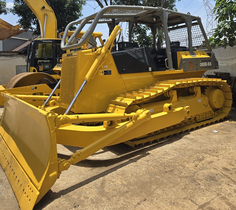 Dijual Bulldozer Komatsu model D85ESS-2 | Jual Komatsu, Jual ...